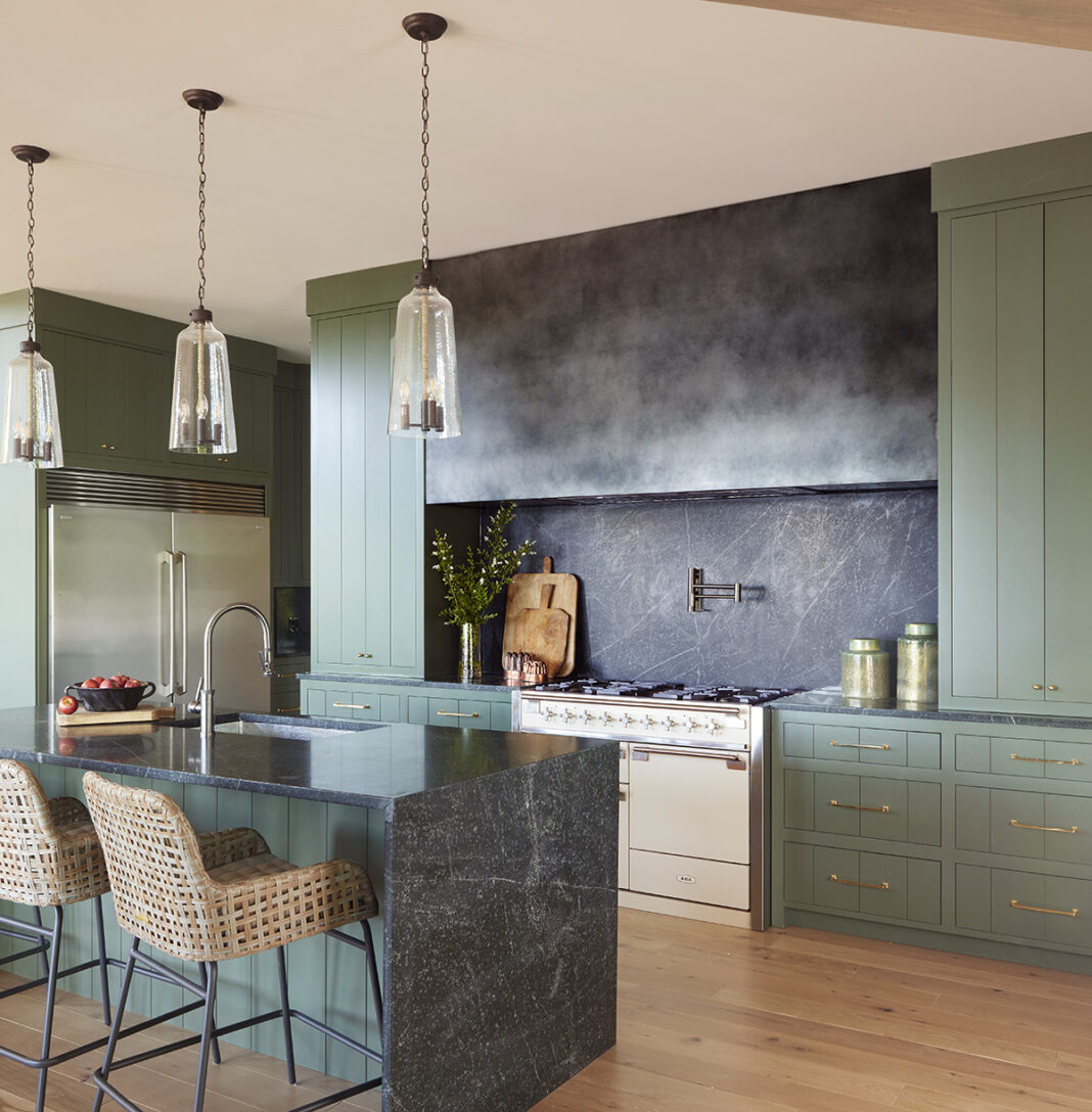 Blending Nature and Design: A Stunning Smith Lake Kitchen Makeover