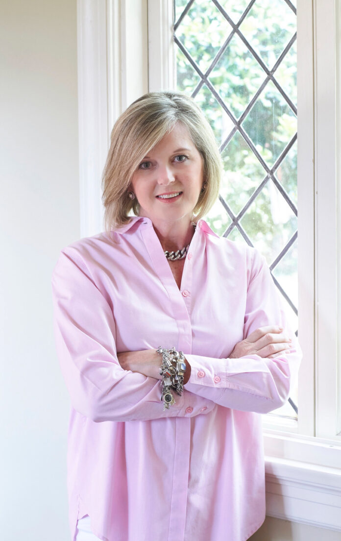 Create a Holiday Tablescape with Designer Sandra Lynn