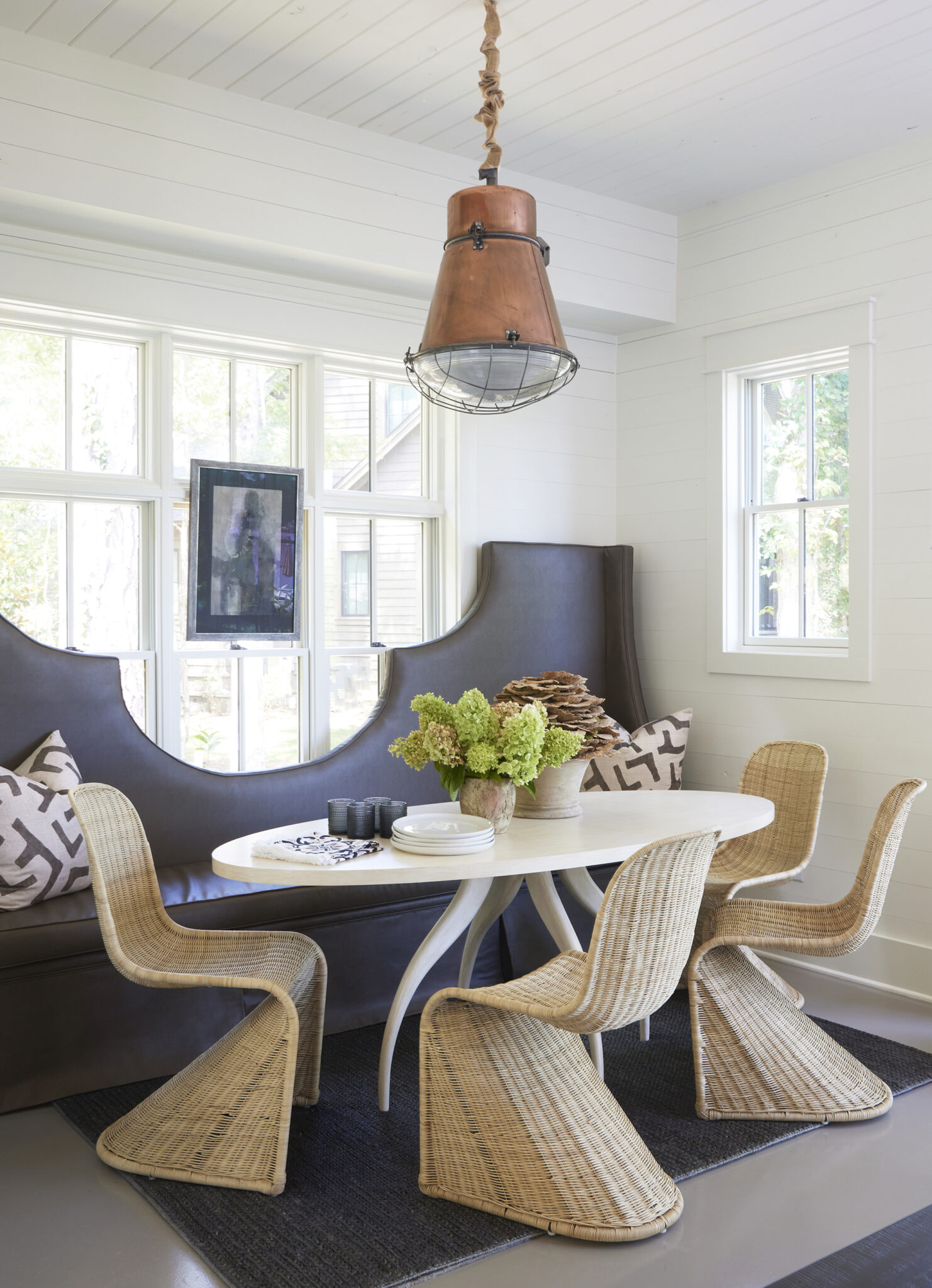 A Serene Lake Martin Escape with Bold Style